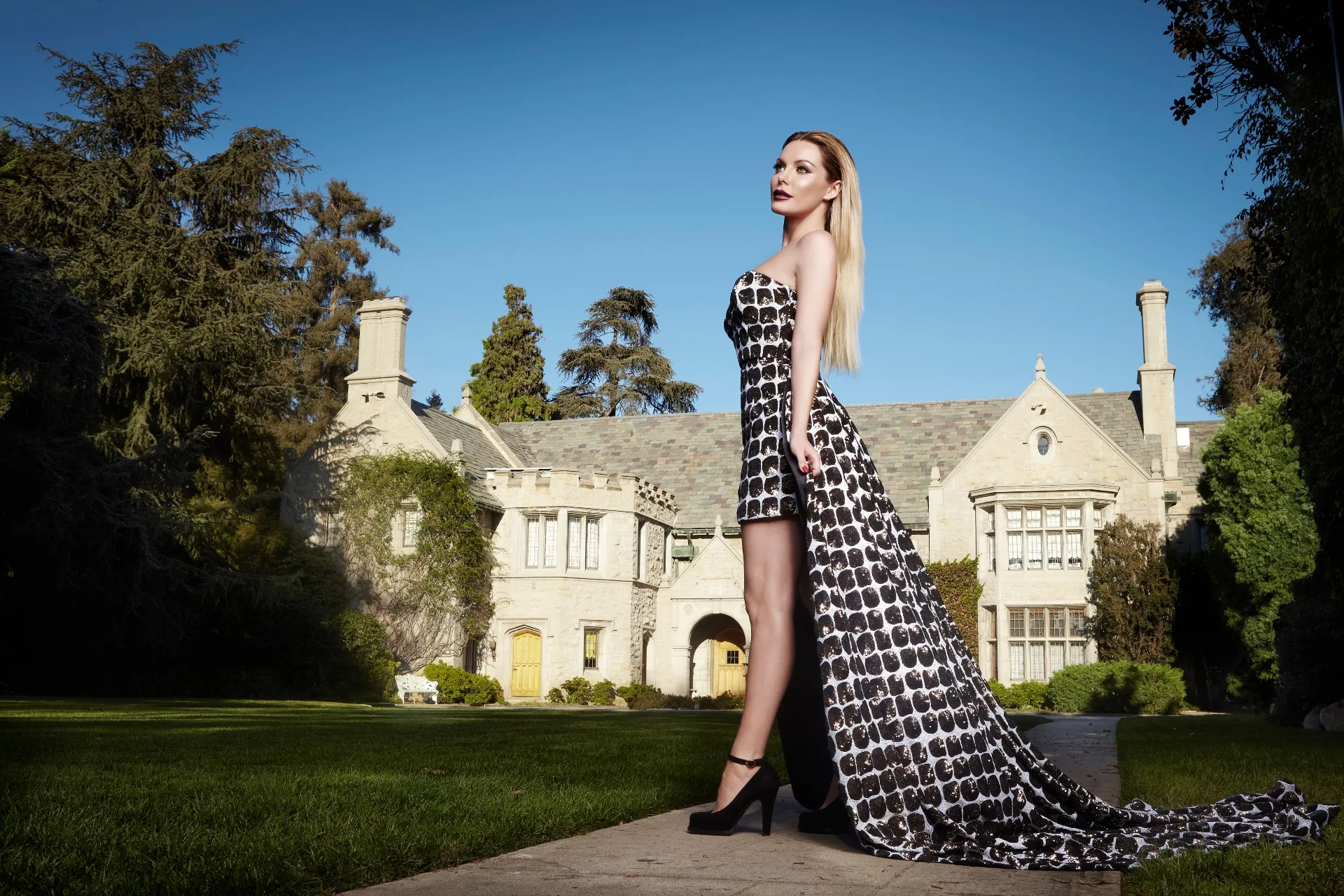 Crystal Hefner Reveals Hef's Playboy Empire Truth In New Book | marie ...