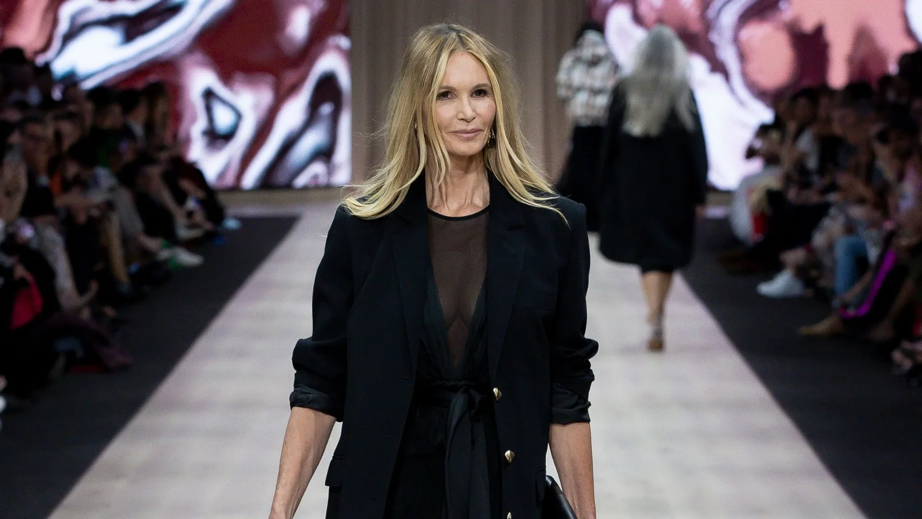 Model Elle Macpherson On The Secret Behind Her Glowy Skin | marie claire