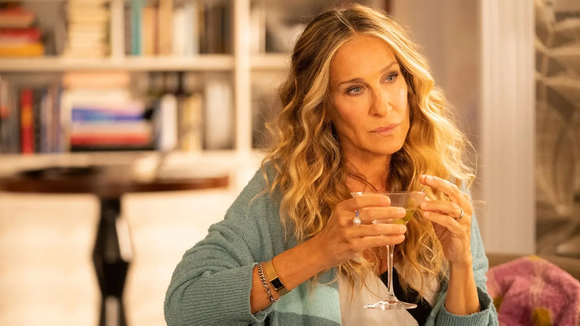 Why Carrie Bradshaw Never Wears Nail Polish