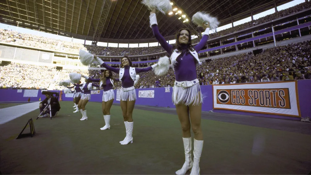 Vintage Photos Of Dallas Cowboys Cheerleaders | 70s, 80s & 90s