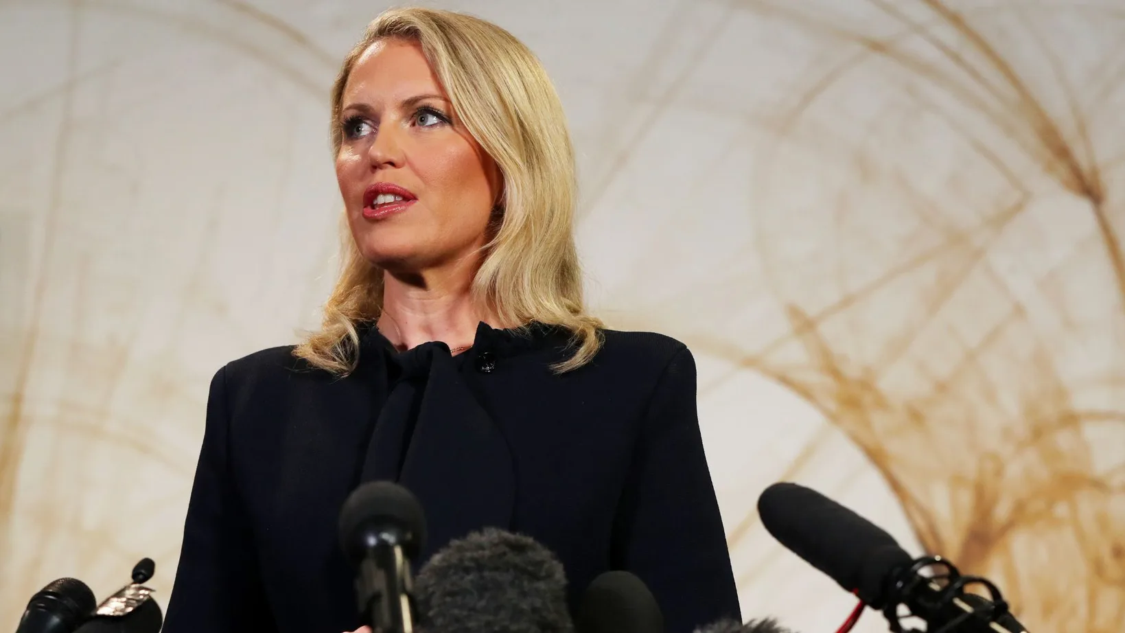 Who Is Julian Assange's Lawyer, Jennifer Robinson?| marie claire