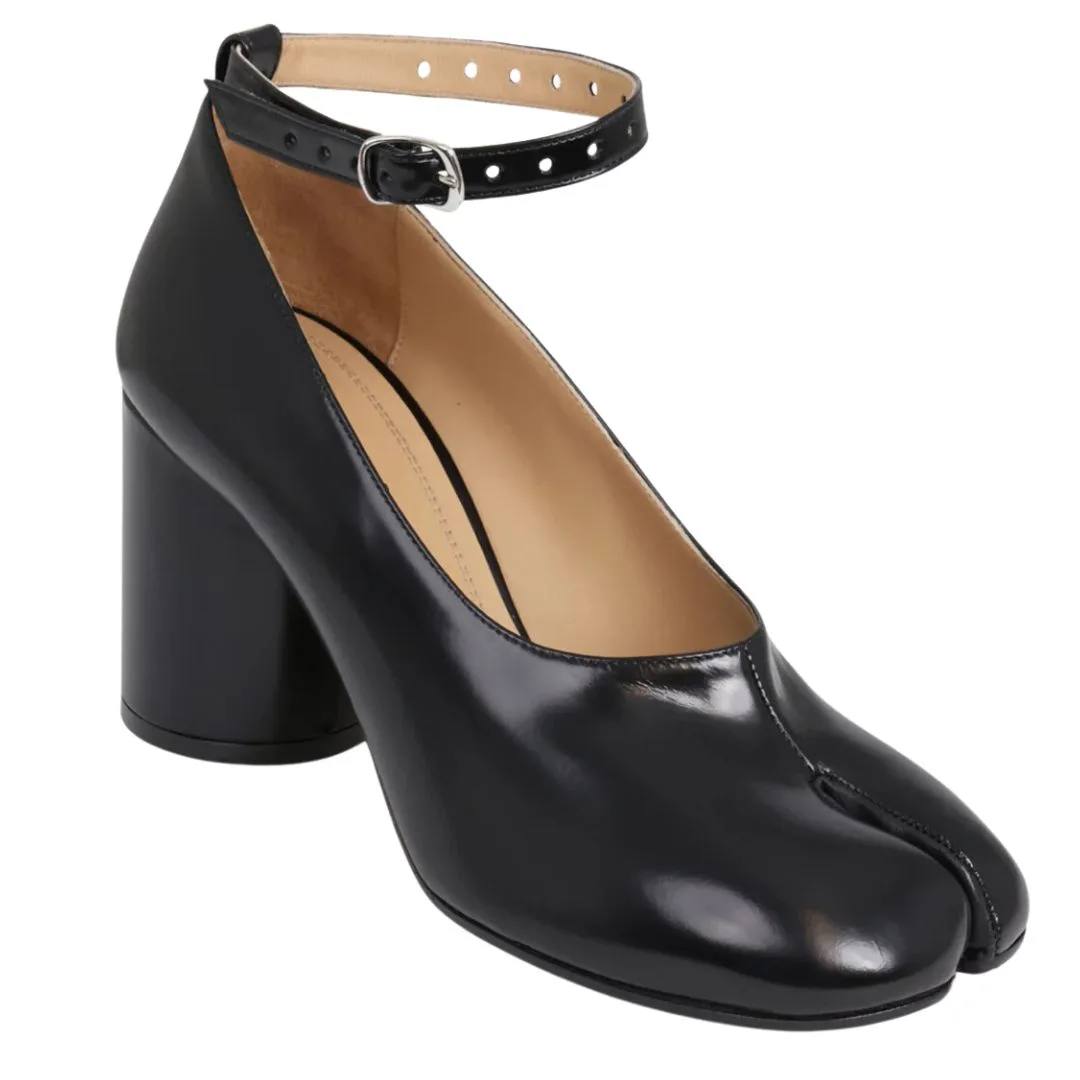 Margiela Tabi: The Appeal Of The Controversial Shoe, Explained