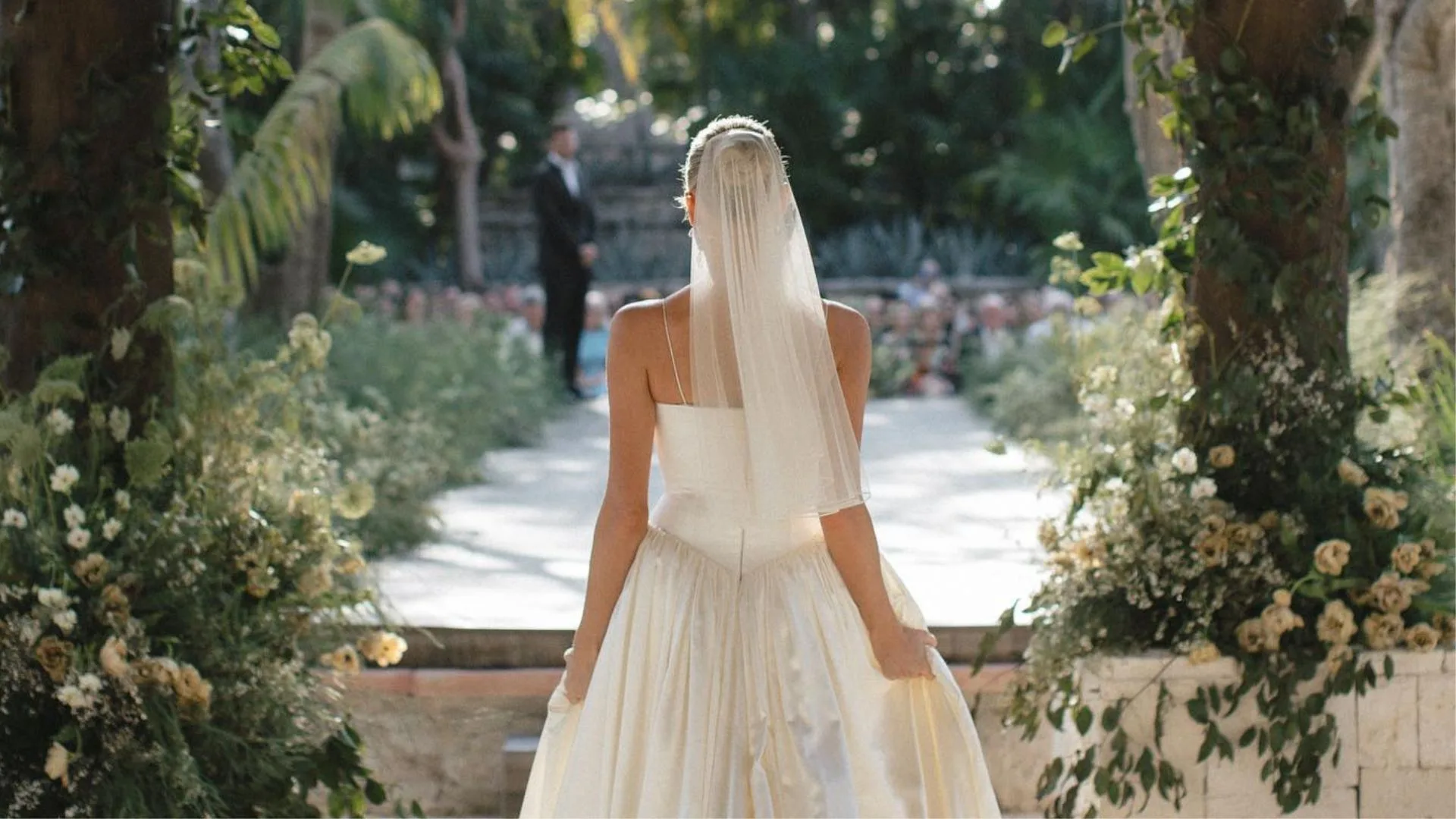 6 Wedding Day Perfumes That Will Suit Every Bride | marie claire