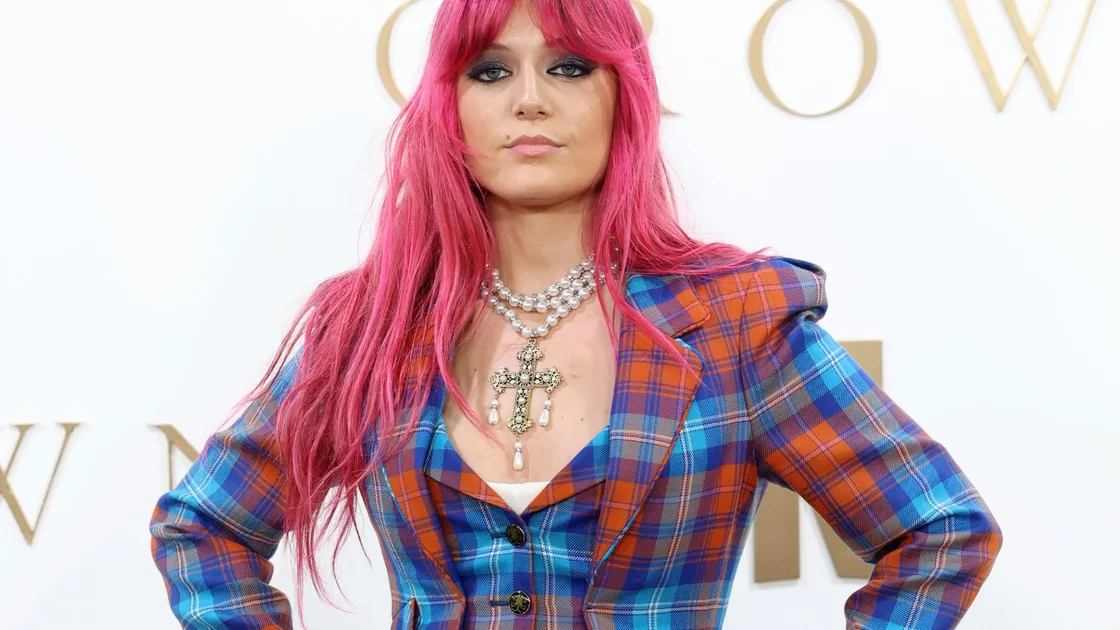 Florence Given On Play As An Antidote To Burnout | marie claire