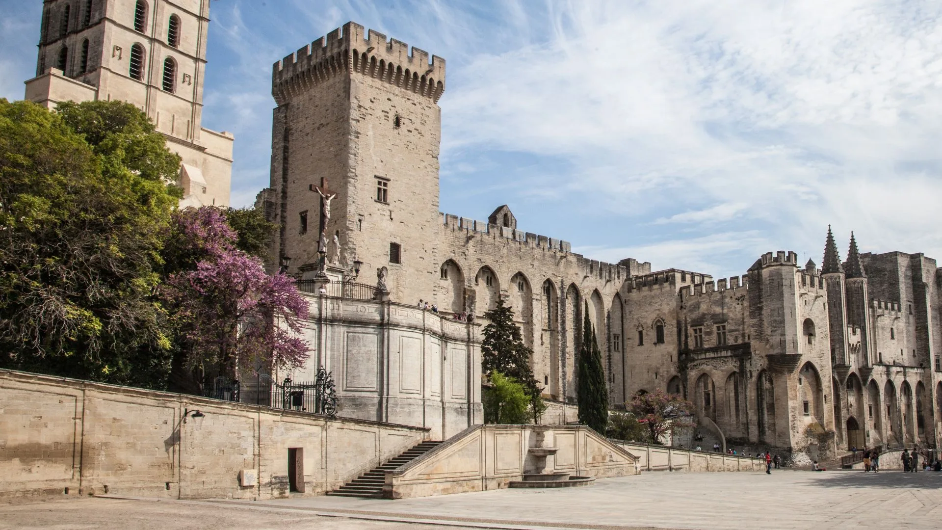 Louis Vuitton To Unveil Cruise 2026 Collection At Palais Des Papes ...