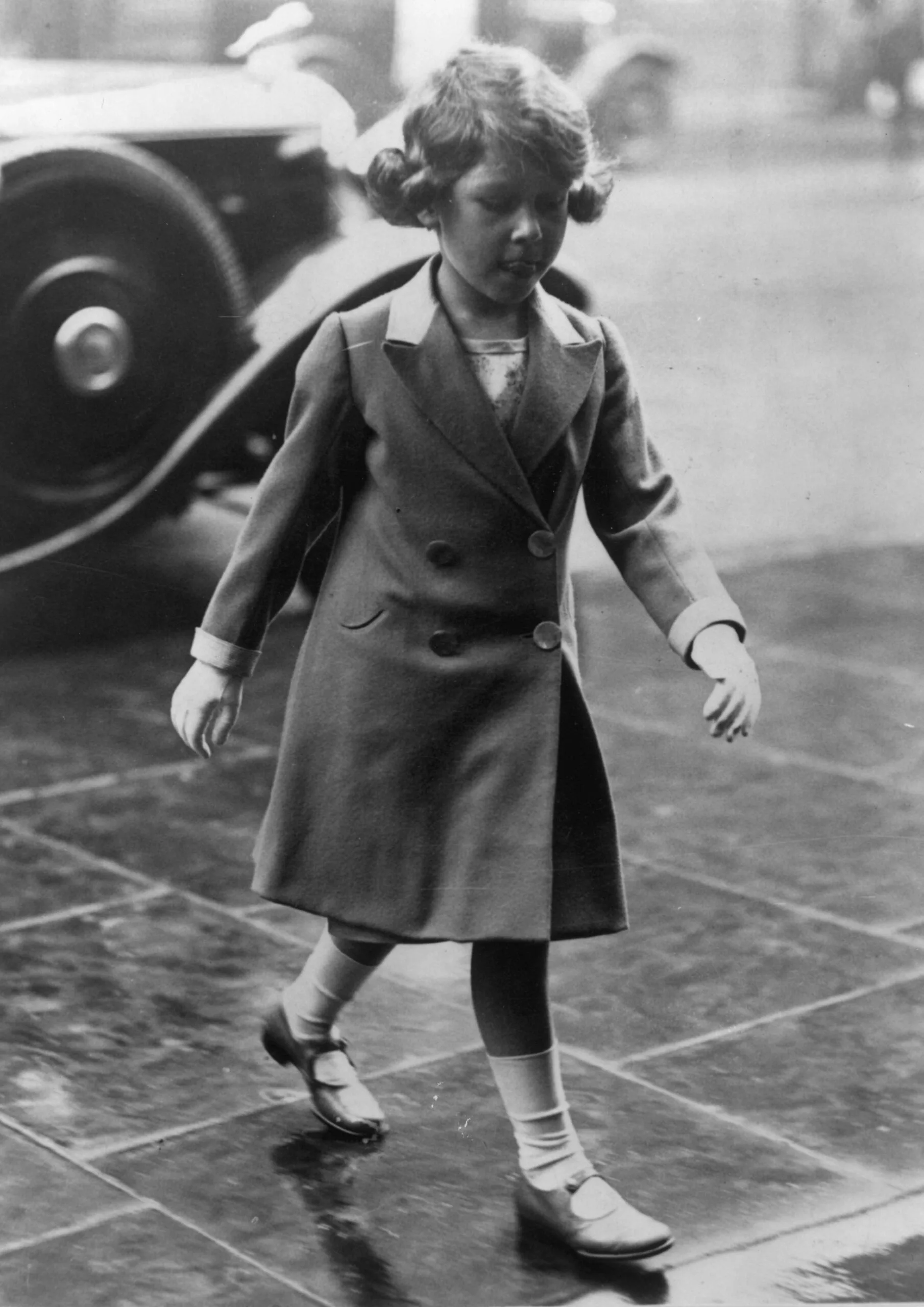 Queen Elizabeth II Young: 11 Rare Photos Of The Queen In Her Teens & 20s