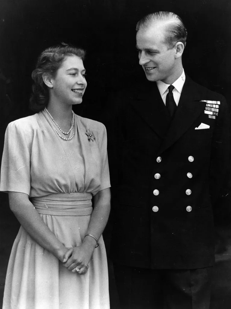 Queen Elizabeth II Young: 11 Rare Photos Of The Queen In Her Teens & 20s