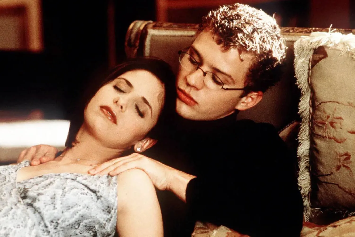 9 Suspenseful Erotic Thrillers To Watch After Netflix's 'Obsession'