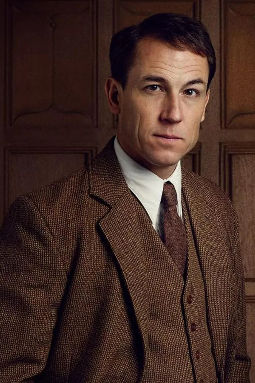 Outlander Cast: Character Guide And Backgrounds For Each Season