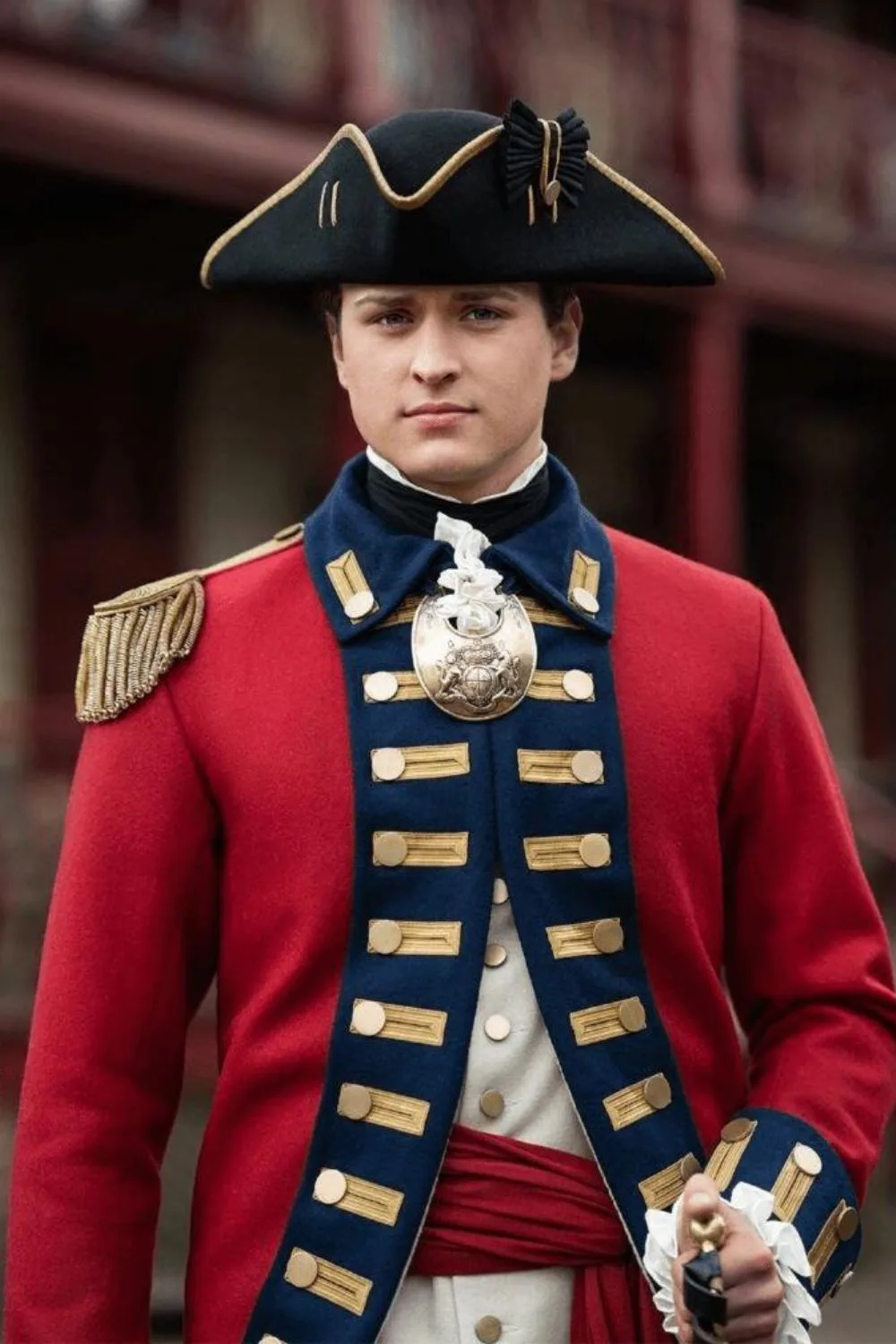 Outlander Cast: Character Guide And Backgrounds For Each Season