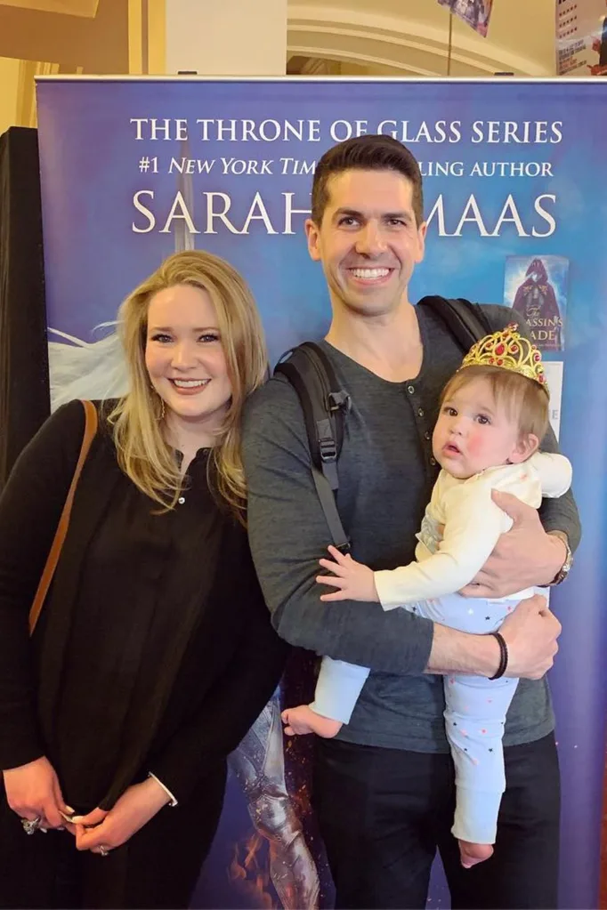 'A Court Of Thorns And Roses' Author Sarah J Maas Reveals Her Favourite ...