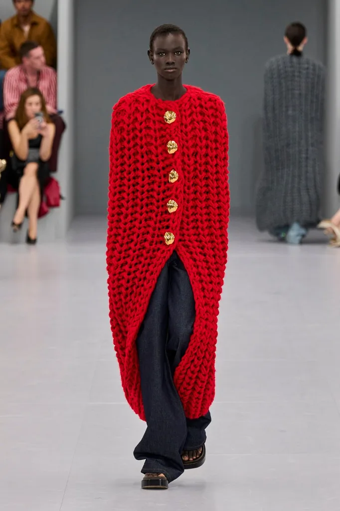 Red Trend 2023/2024: Why It’s All Over Your Dresses, Shoes And Bags