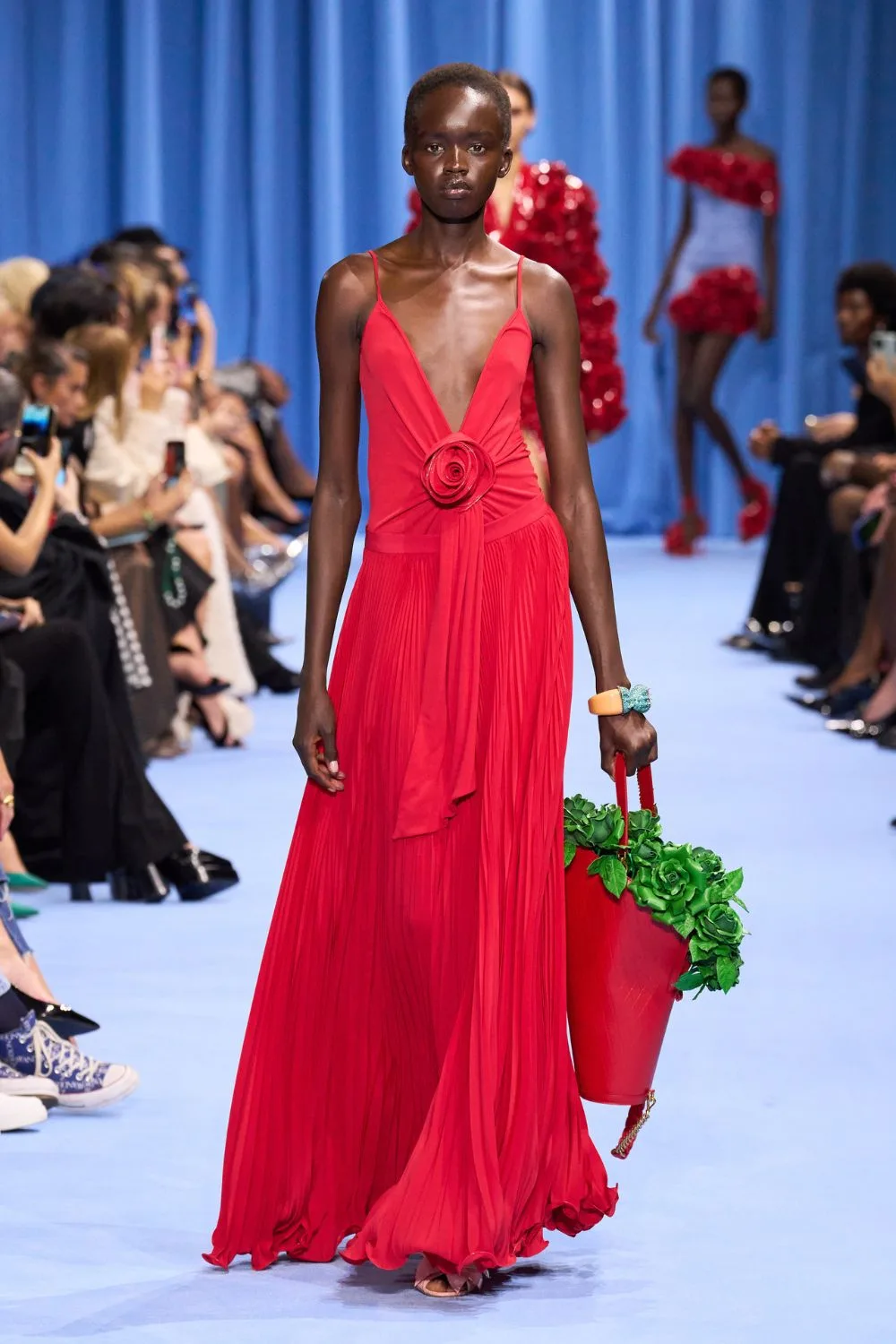Red Trend 2023/2024: Why It’s All Over Your Dresses, Shoes And Bags