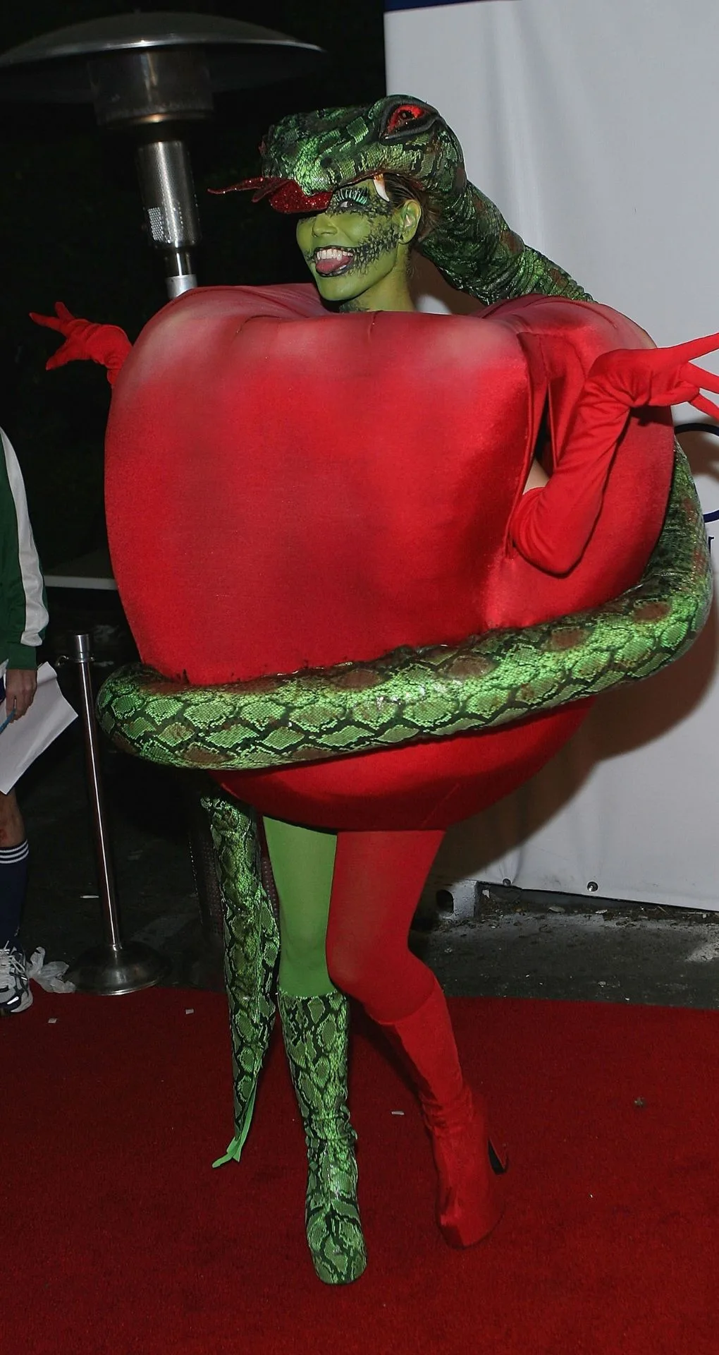 Every Single One Of Heidi Klum's Iconic Halloween Costumes, From 2000 ...
