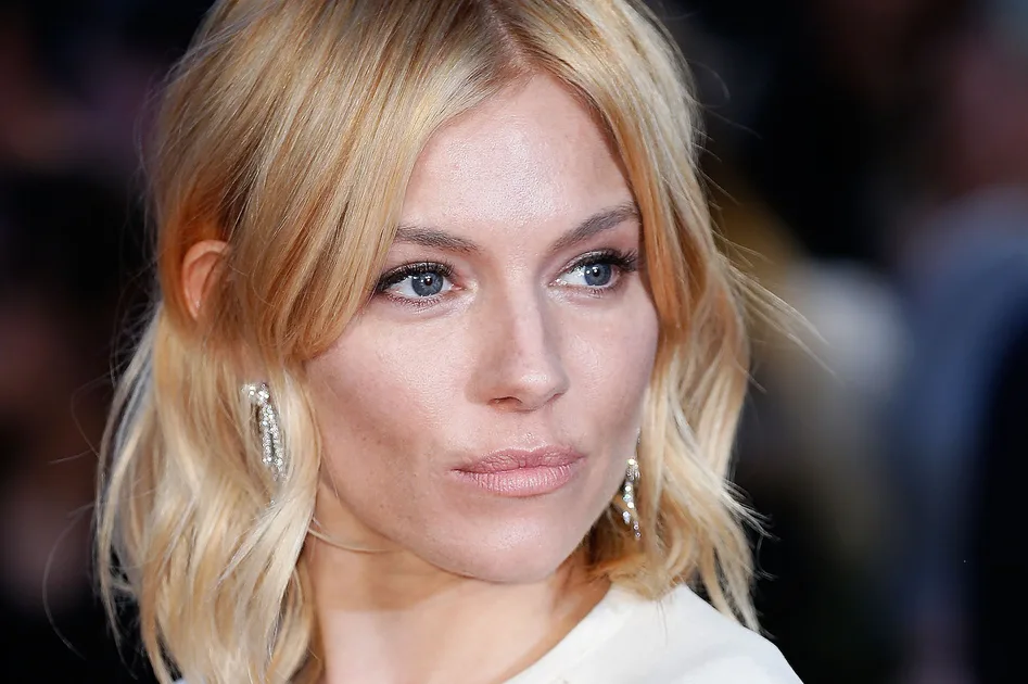 Natural spot treatments: how to treat pimples with tea tree