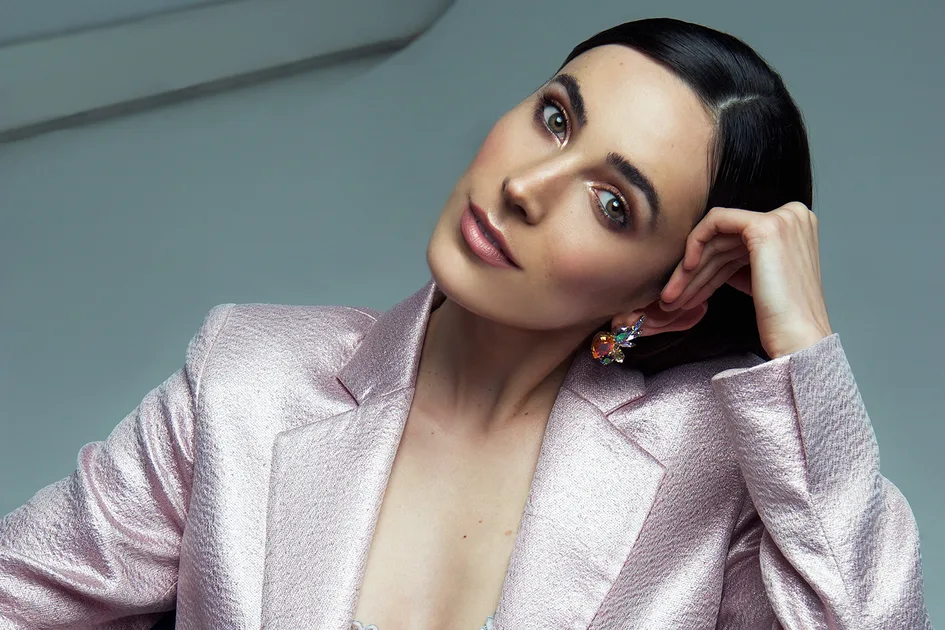 Australian Actress Geraldine Hakewill Is Our New Girl Crush