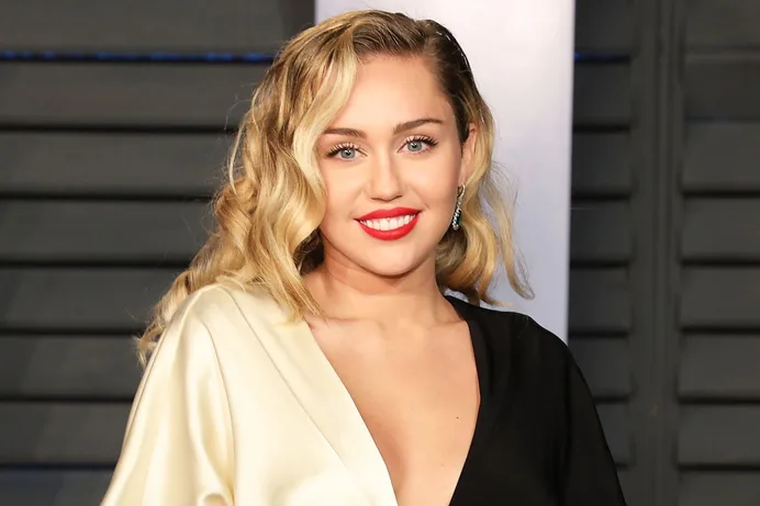 Miley Cyrus Just Dyed And Cut Her Hair Exactly Like Hannah Montana's
