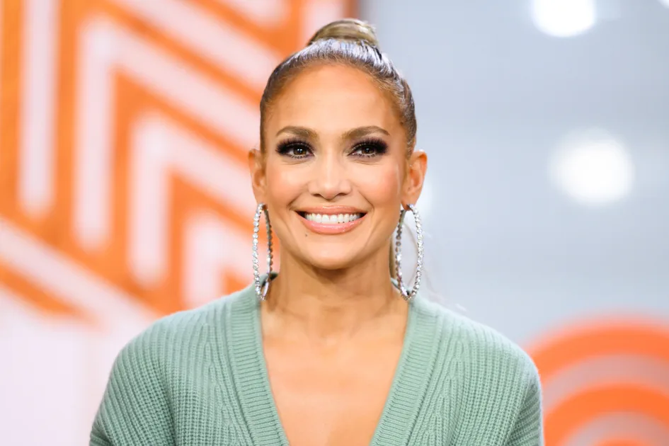 Jennifer Lopez Debuted A Wet-Look Cropped Pixie Cut, Possibly Her ...