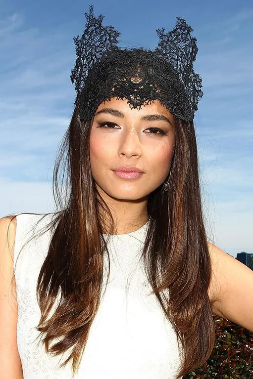 Best hairdos for fasinator and hat for the races
