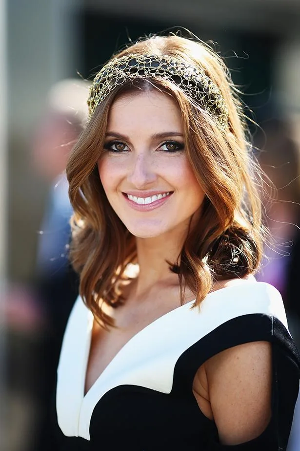 Best hairdos for fasinator and hat for the races