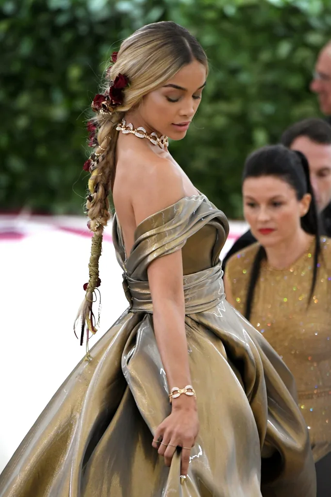 Jasmine Sanders' 2018 Met Gala Braid Was Studded with Roses | ELLE