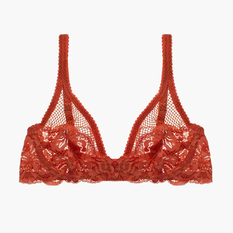 10 Bra Brands For Girls With Flat Chests