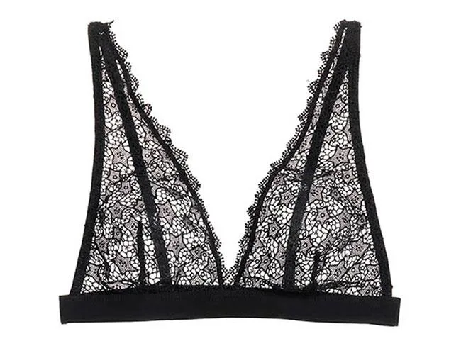 Tips & Tricks For Girls With Small Boobs