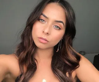 Brooke Blurton’s Secret with Nick Cummins on ‘Bachelor’ | ELLE