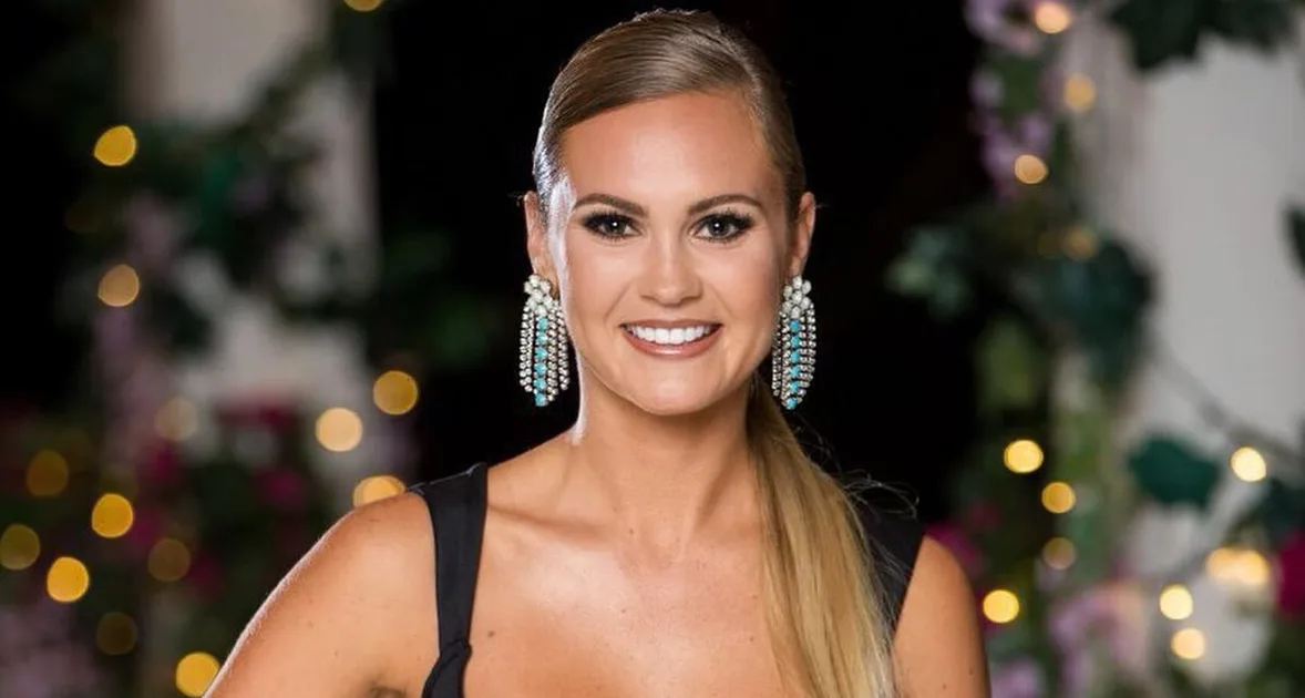 The Bachelor Australia’s Chelsie Rocks Black Dress | ELLE