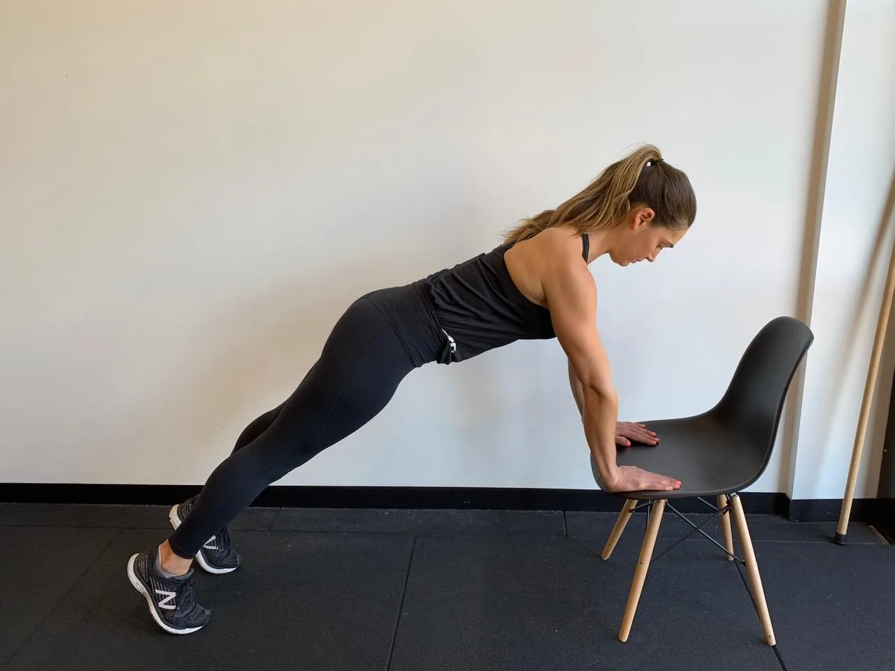 5 Ab Exercises You Can Do At Your Desk