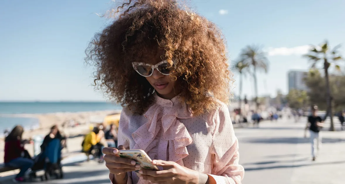 What Is Micro-Cheating? The Relationship Habit To Watch