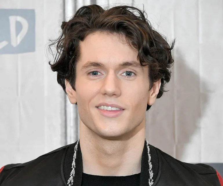 Meet James Scully, Forty Quinn on You Season 2