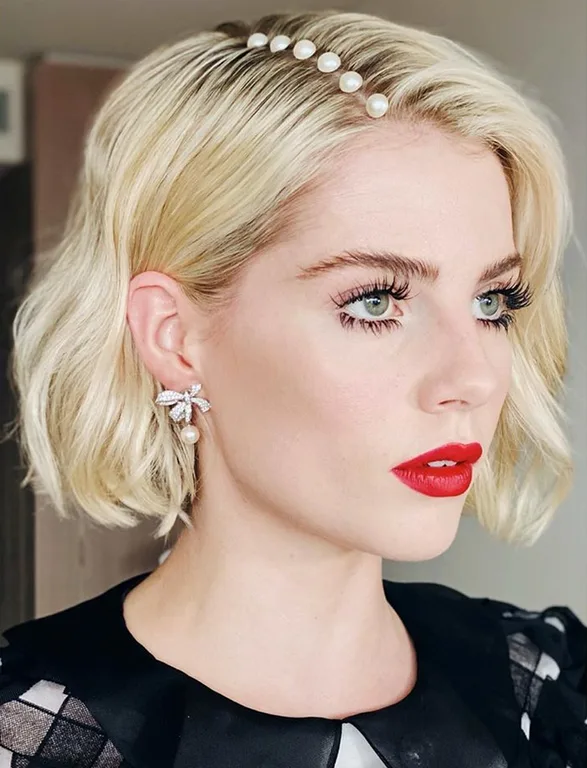 Pearl Scattering: The 2020 Pearl Hair Accessory Trend