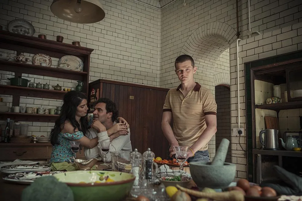 ‘Behind Her Eyes’: Plot Twist Clues Explained | ELLE