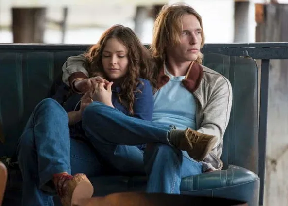 True Story Behind 'Puberty Blues': Wild as Novel & Series | ELLE