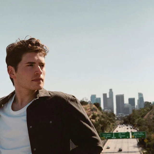 ‘Pretty Smart’: Where You’ve Seen The Netflix Cast Before | ELLE