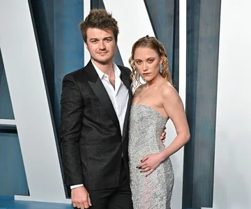 'Stranger Things' Actors And Their Real Life Partners