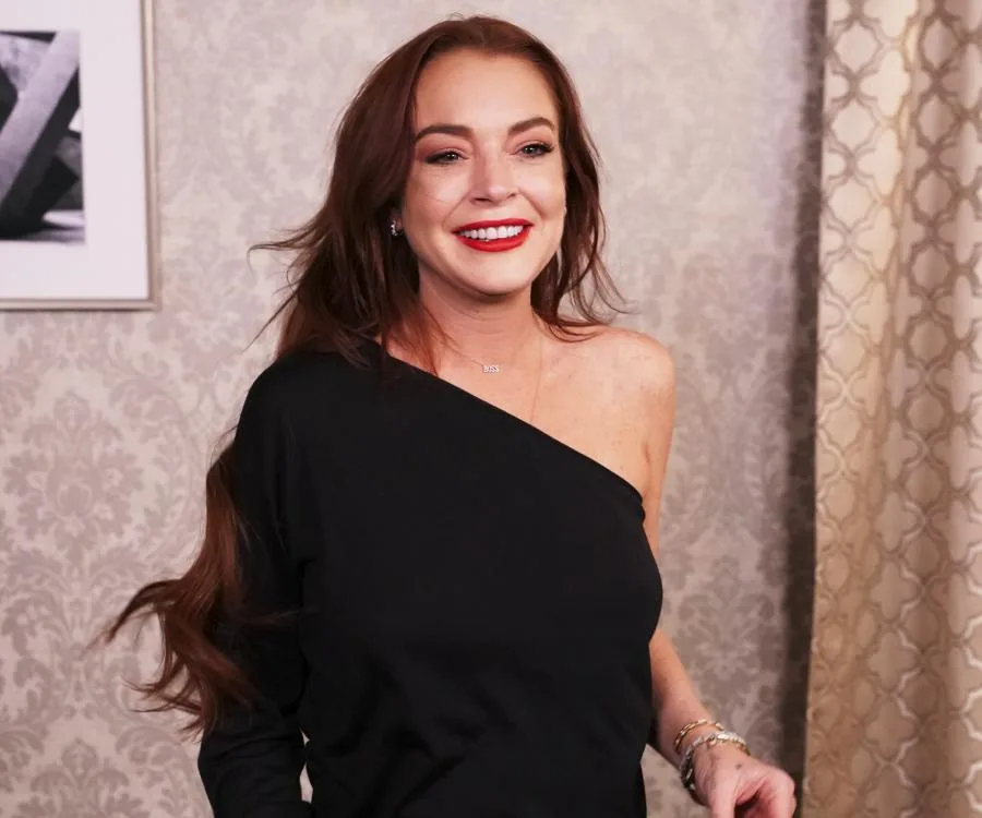 Lindsay Lohan Recreates Iconic 'The Parent Trap' Photo | ELLE