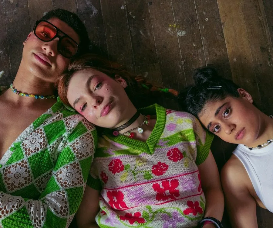 Your Guide To Dressing Like 'Heartbreak High's' Fashion