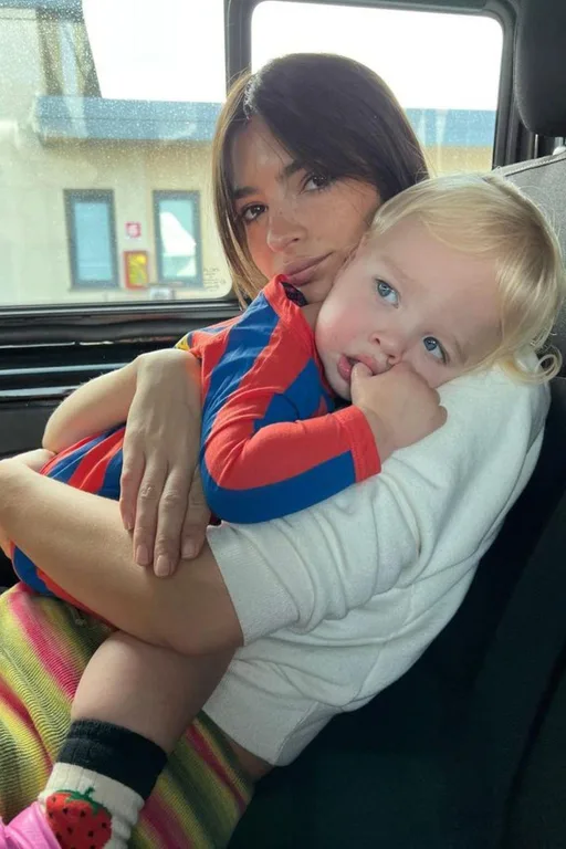 Emily Ratajkowski Talks Freezing Eggs & Single Parenting | ELLE