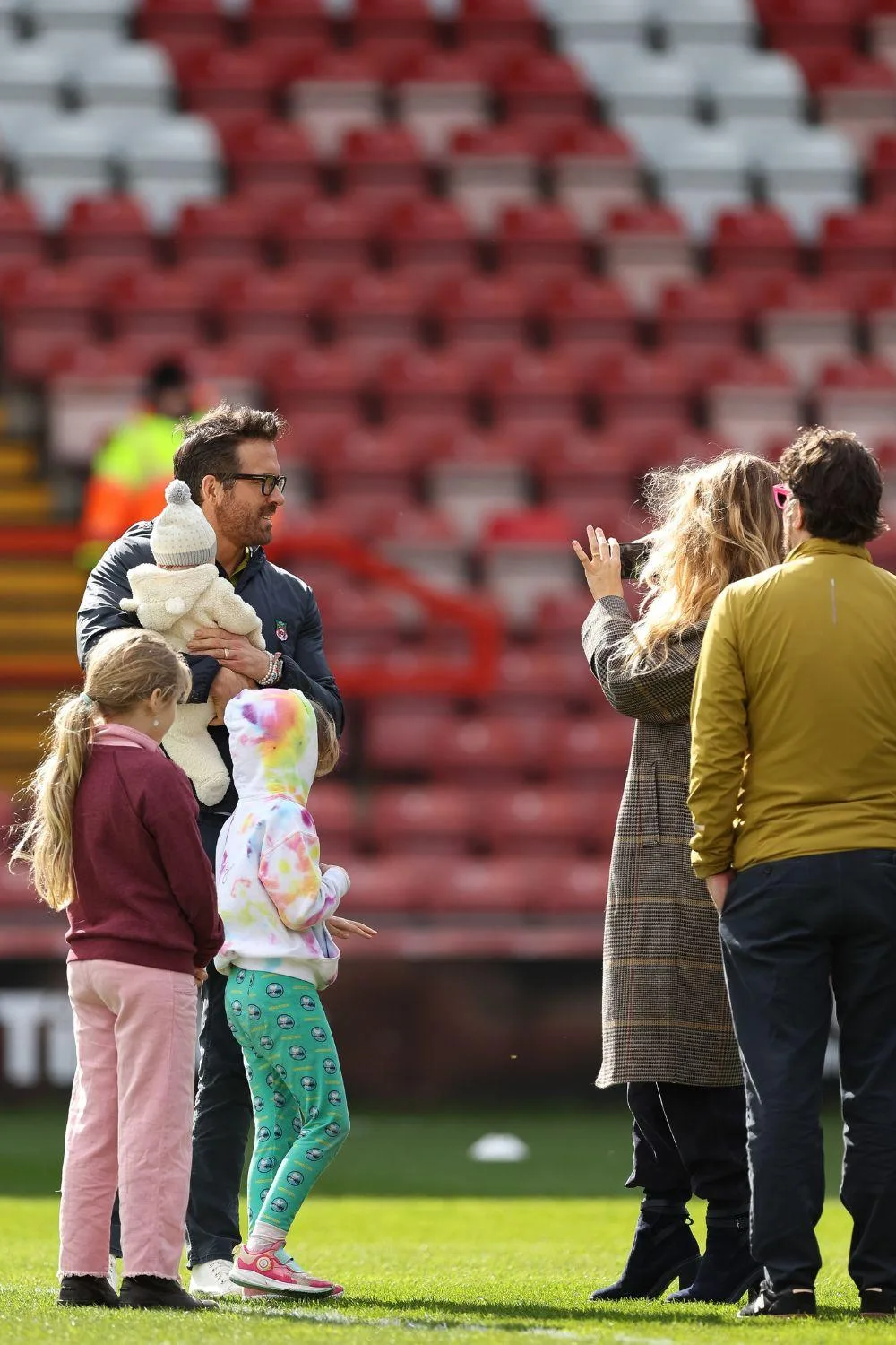 Blake Lively & Ryan Reynolds Spotted with New Baby | ELLE