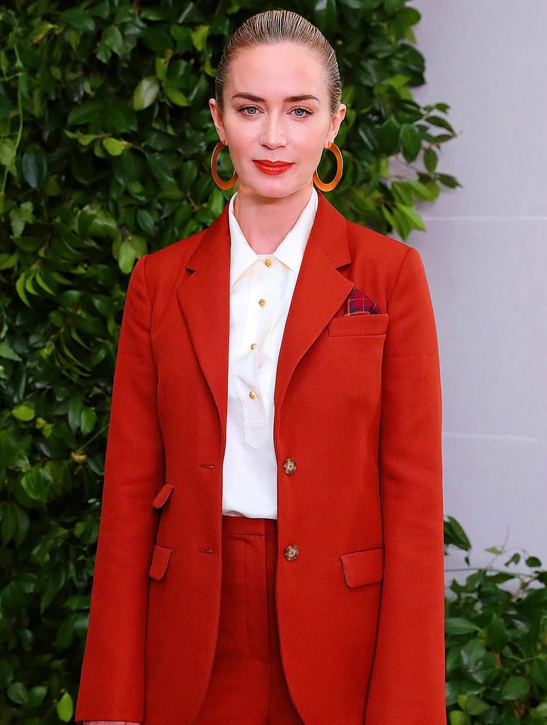 Celebrities Who Smoke: 28 Stars Who Are Smokers