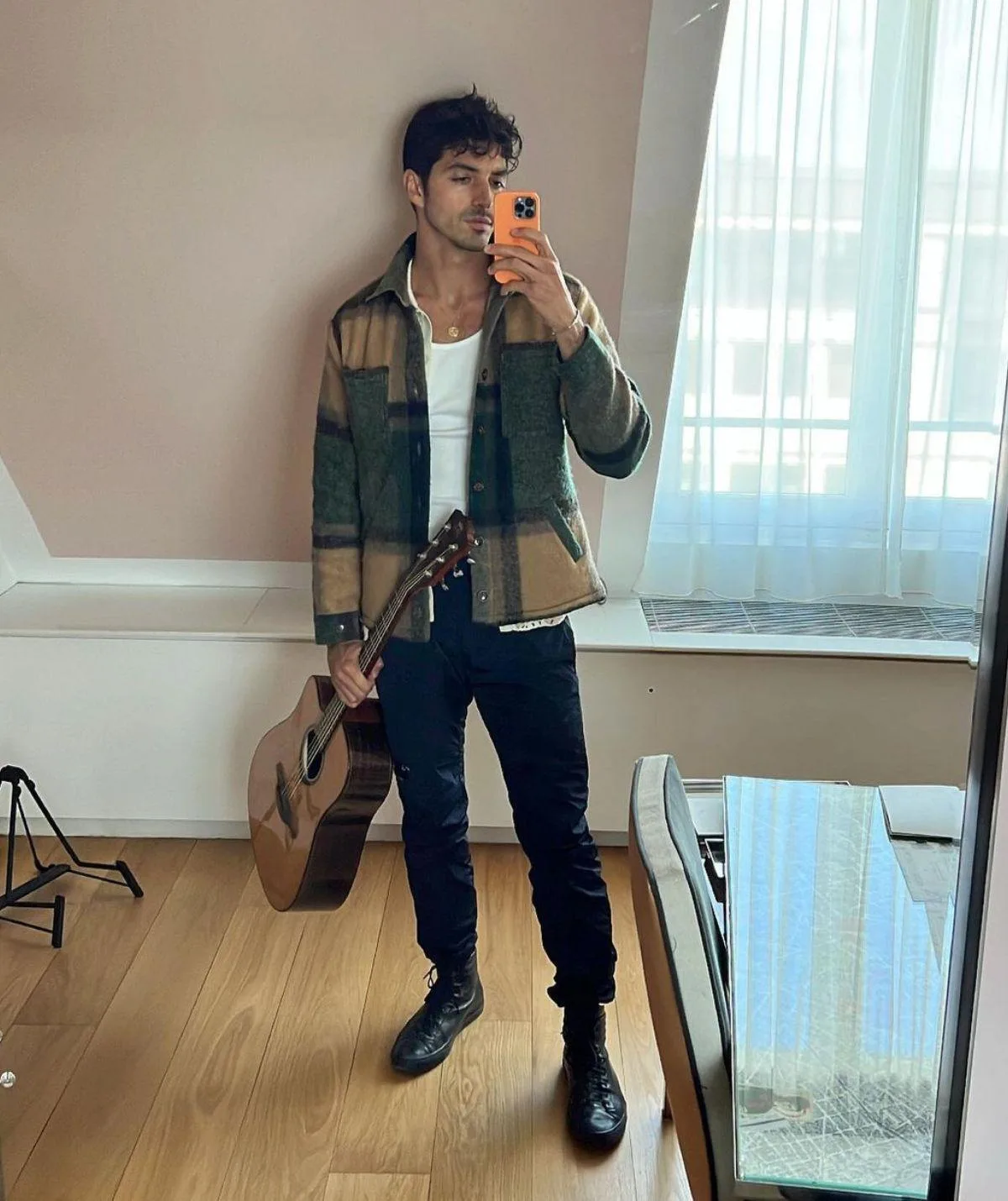 Who Is Taylor Zakhar Perez Dating? Actor’s Love Life | ELLE