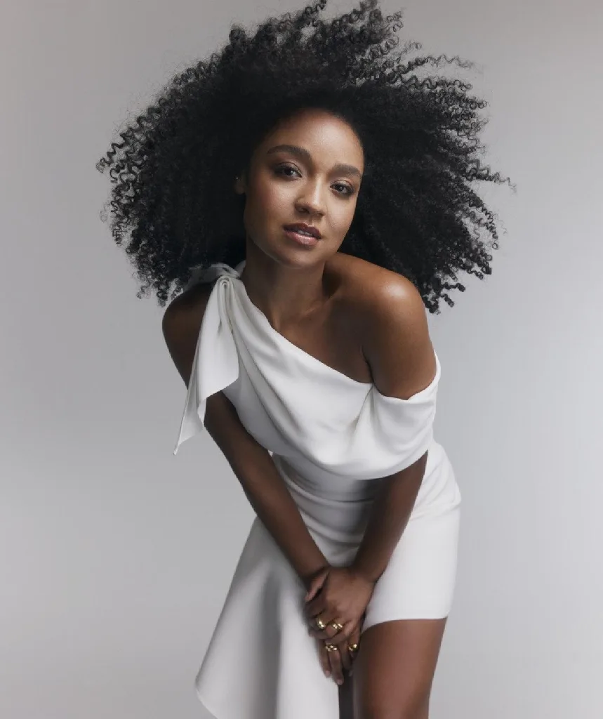 Aisha Dee Talks Acne, Body Hair & Lancôme Role | ELLE