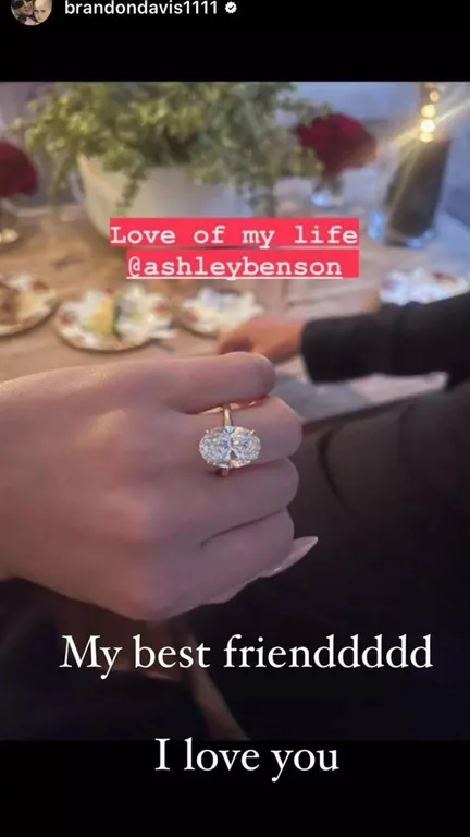 Ashley Benson & Brandon Davis: Married & Expecting | ELLE