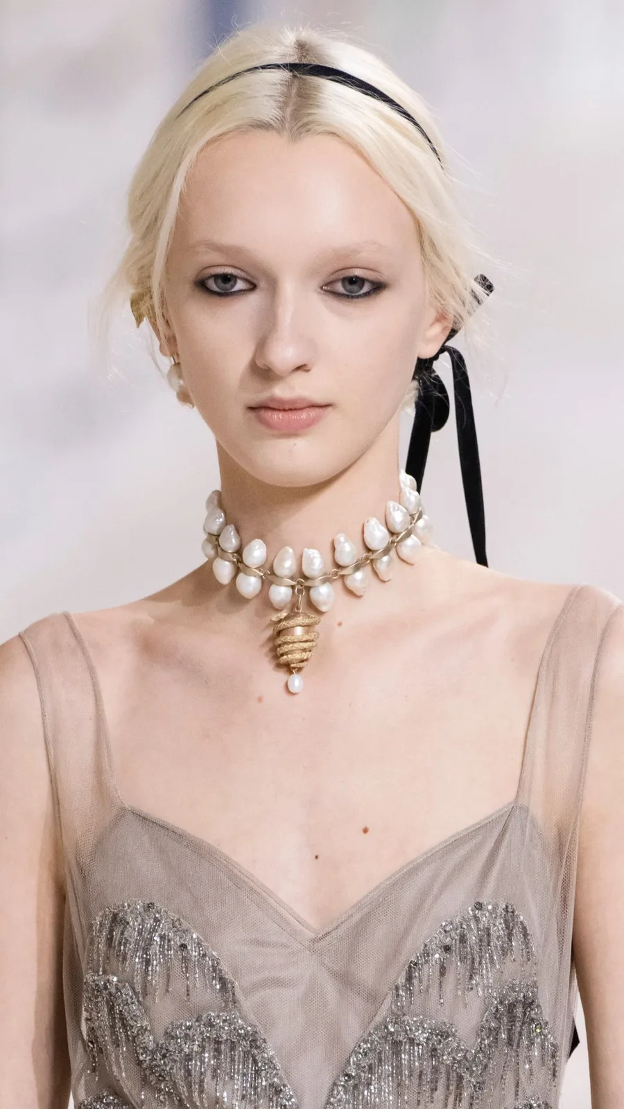 How To Recreate Dior’s Grunge Glam Beauty Look At Home| ELLE