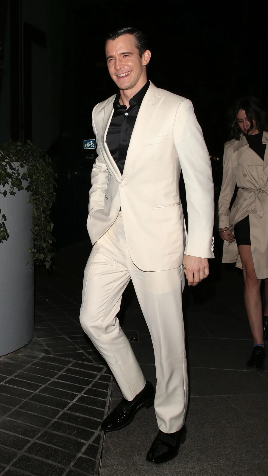 Who Is Luke Thompson, AKA Benedict Bridgerton, Dating? | ELLE