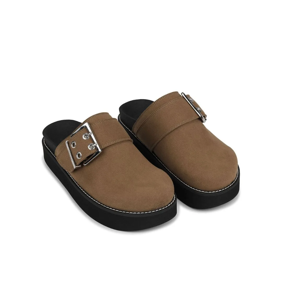 Clogs Are Back: 5 Styles We're Shopping In 2024 | ELLE