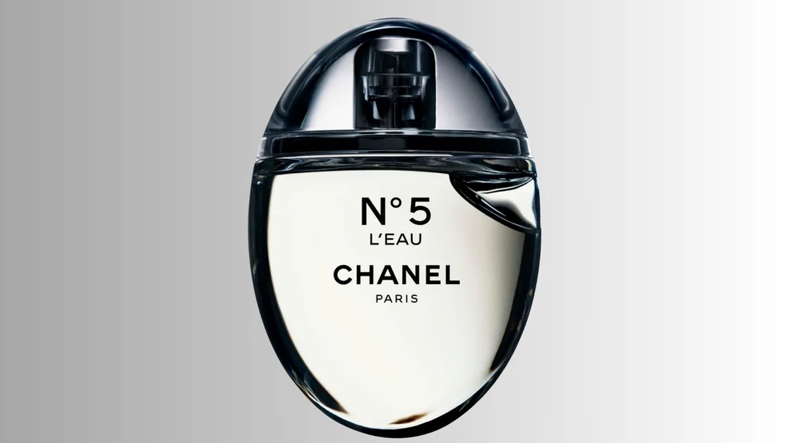 Chanel Has Re-Vamped Its Iconic Chanel N°5 Bottle | ELLE