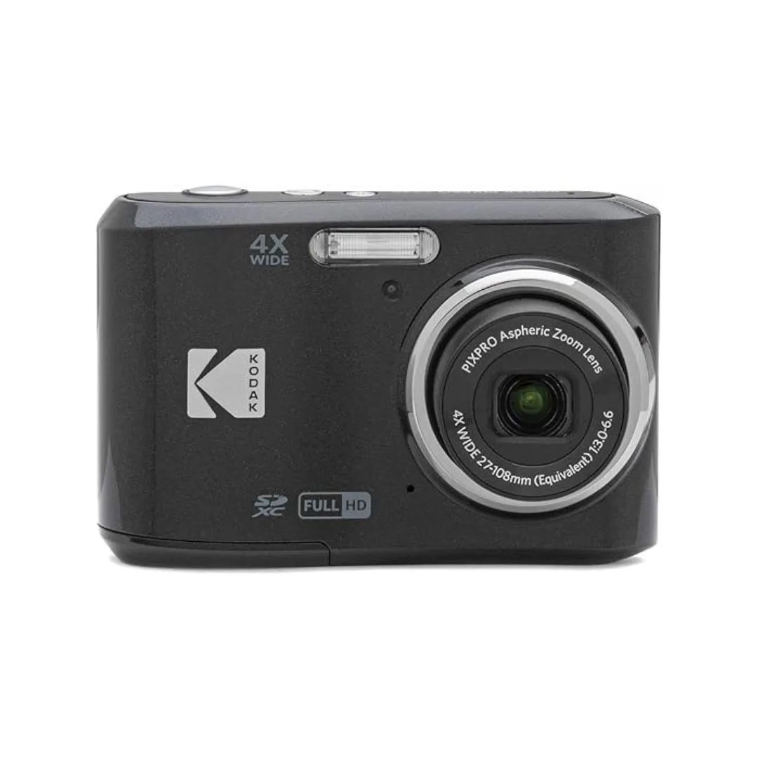 Cool Girls Use Digital Cameras For Instagram Photos | ELLE | ELLE